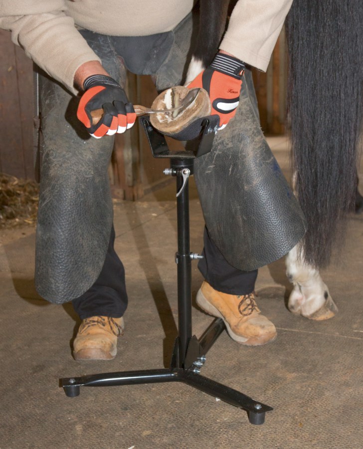 Hoof Stand EcoFlex,Horses, ... - Albert Kerbl GmbH
